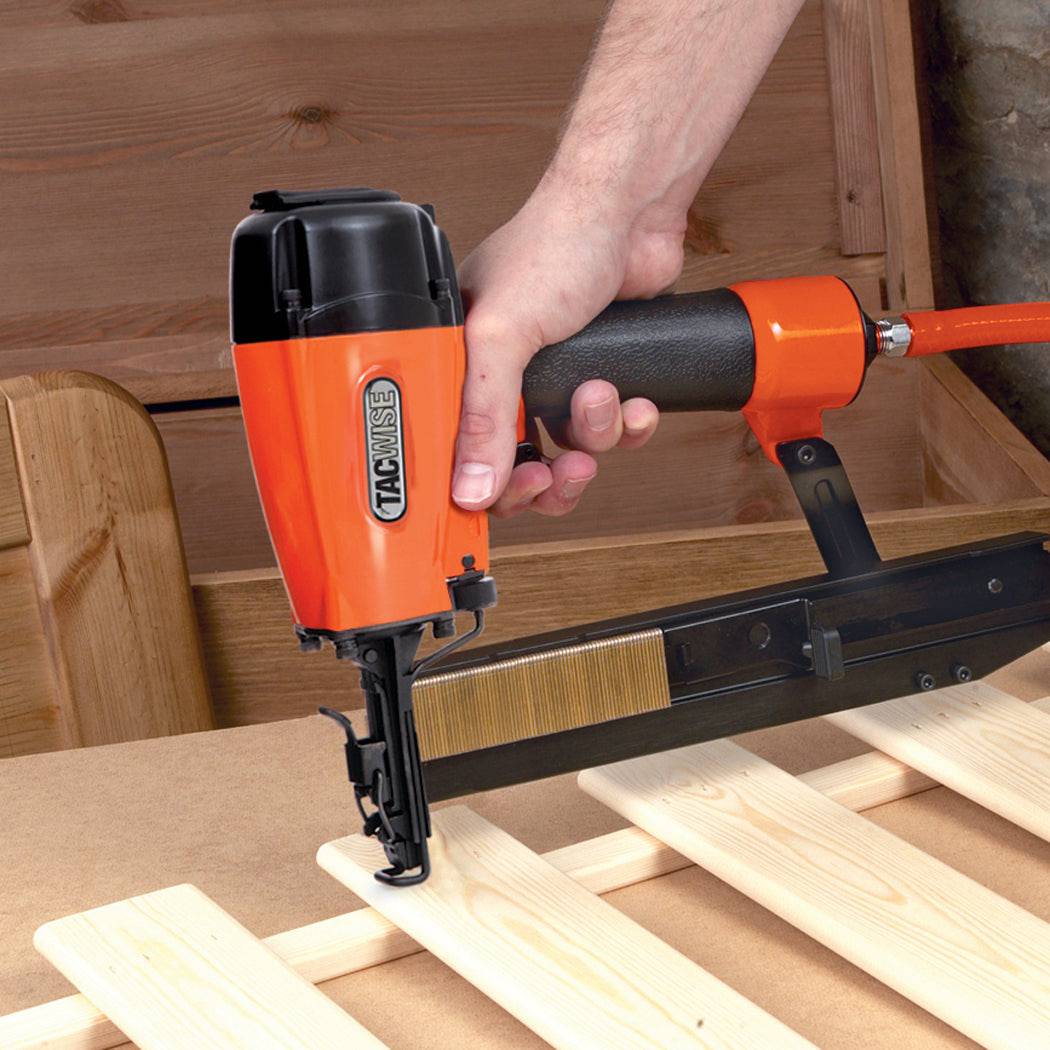 Framing staple gun store